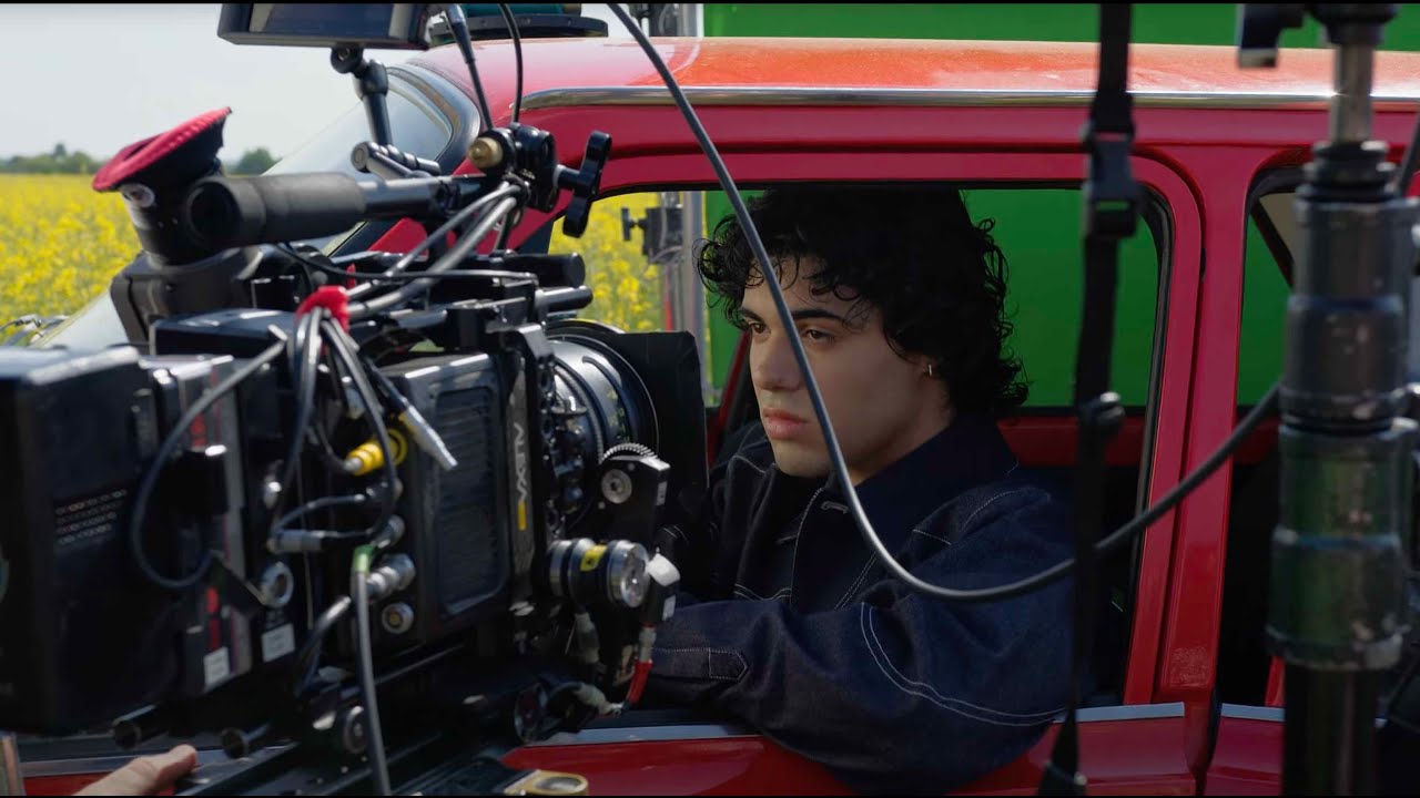 Mergui - “Sucks To Know You” (Behind The Scenes) - YouTube