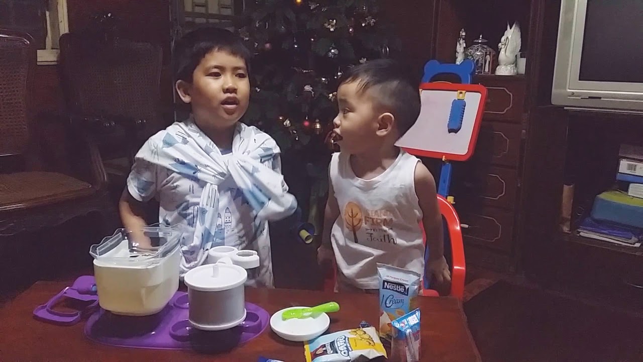 Ice Cream Maker Taste n' Fun ice cream making by Inigo and Sean - YouTube