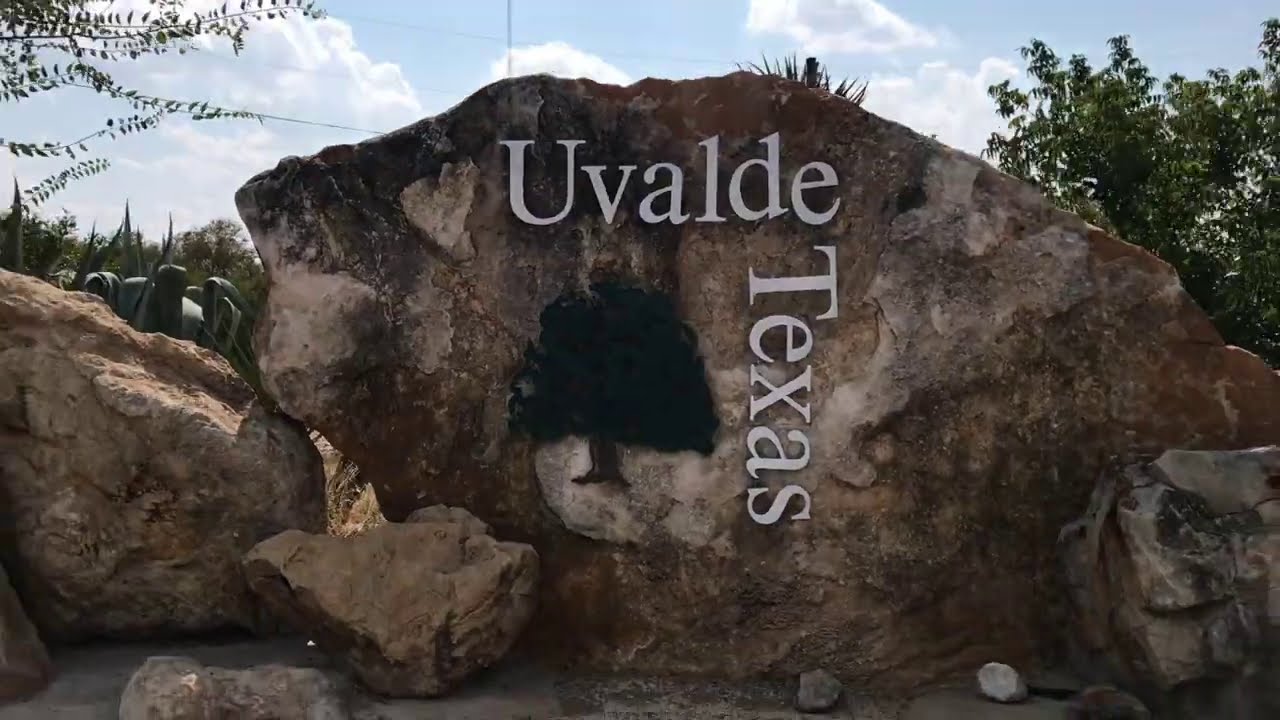 Main Street Uvalde Historical District - YouTube