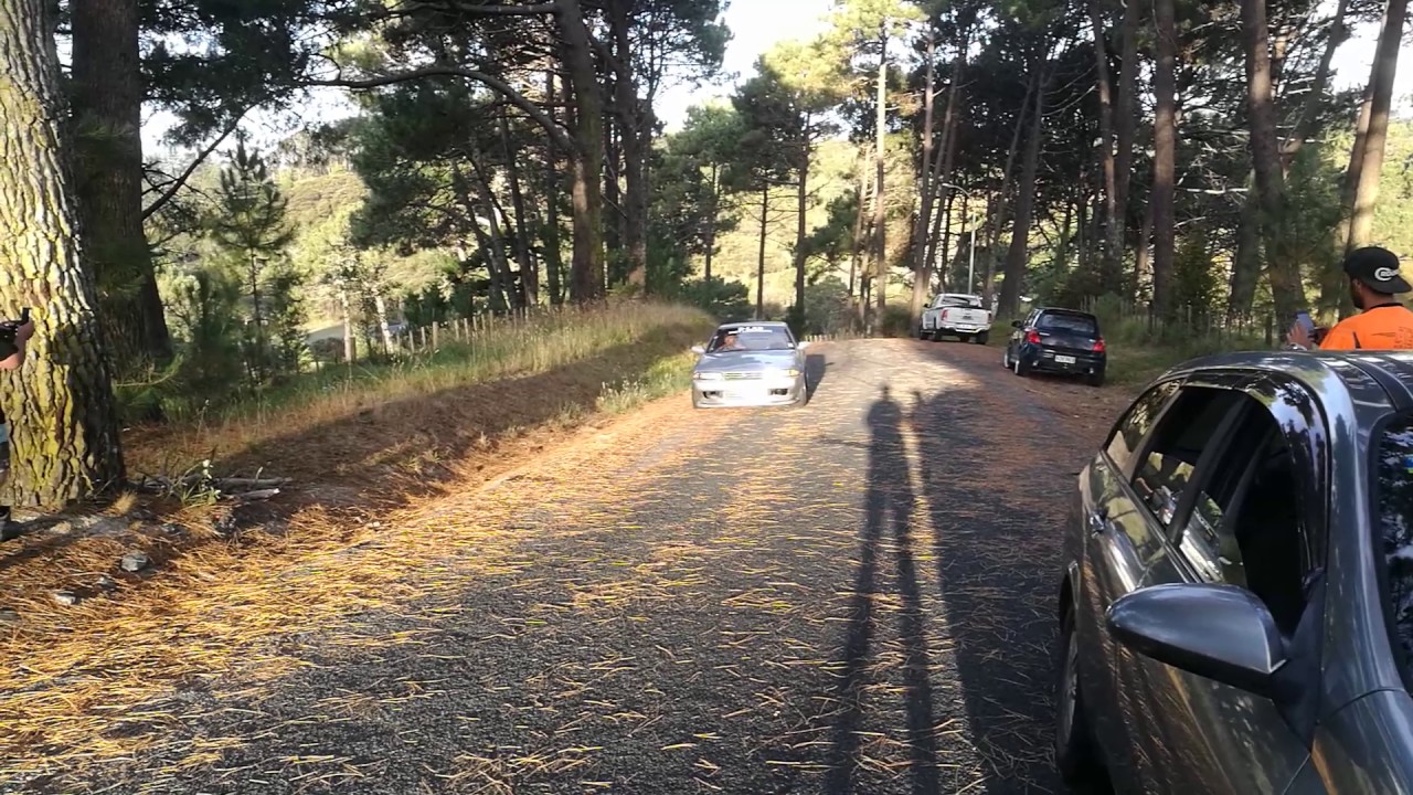 R32 street skids - YouTube