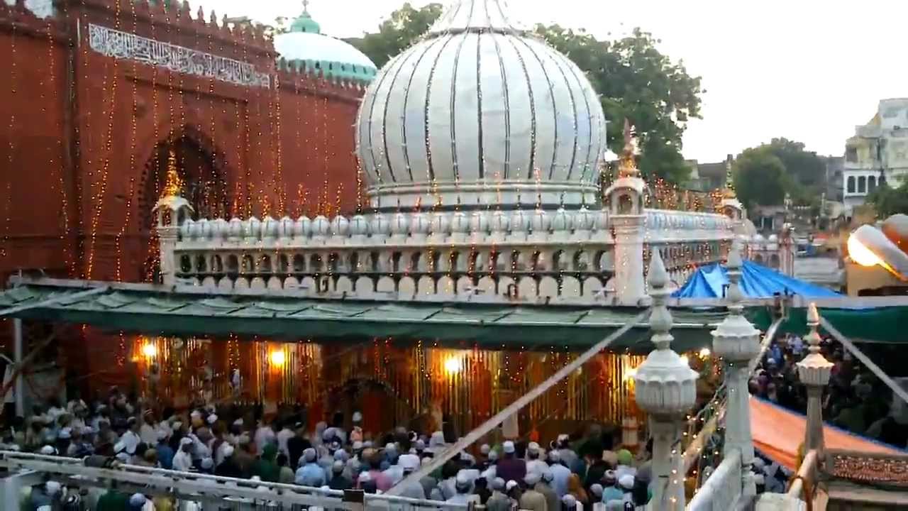 Roza Aftar At Hazrat Nizamuddin Aulia (R.A) - YouTube