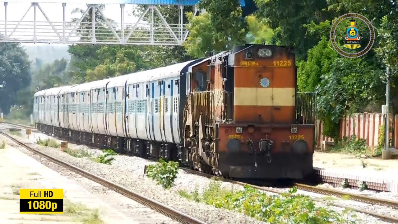 Class WDM-3A Indian locomotive skipping Soldevanahalli | Indian ...