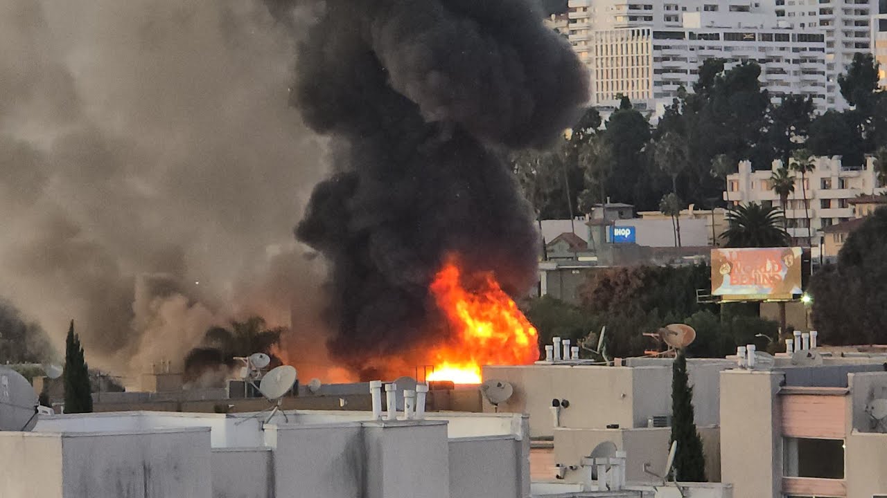 Fire in Los Angeles live - YouTube