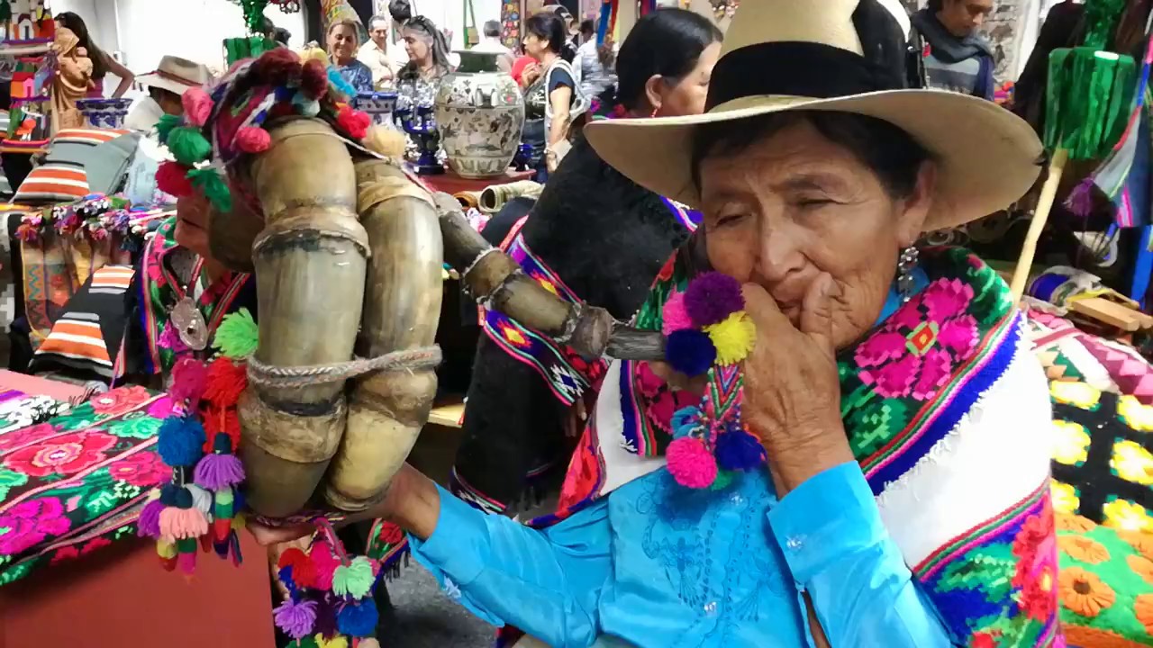 Ernestina Rodríguez toca el waqrapuku - YouTube