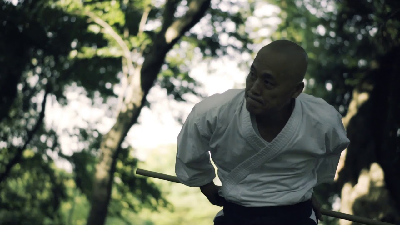 The master of Kobujutsu in shrine - YouTube