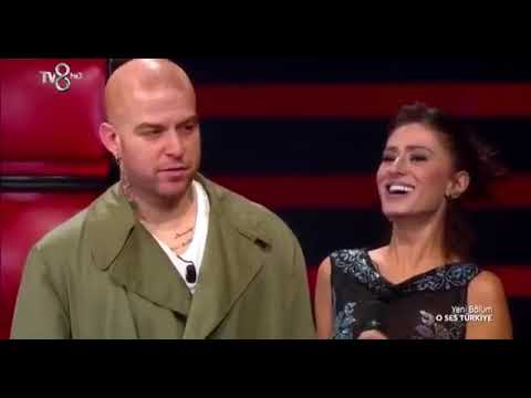 Muhteşem sesi ile büyüledi...