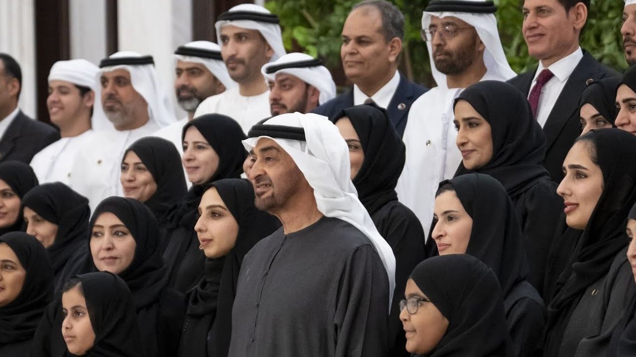 Sheikh Mohammed Bin Zayed Receives a number of distinguished teachers ...
