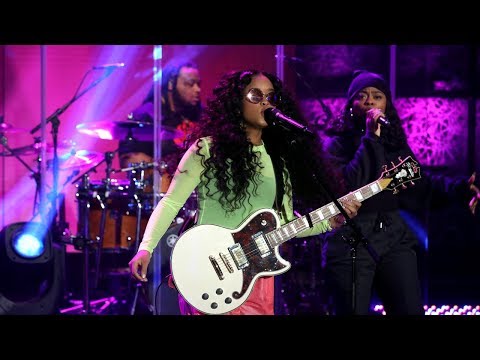 H.E.R. Performs 'As I Am'