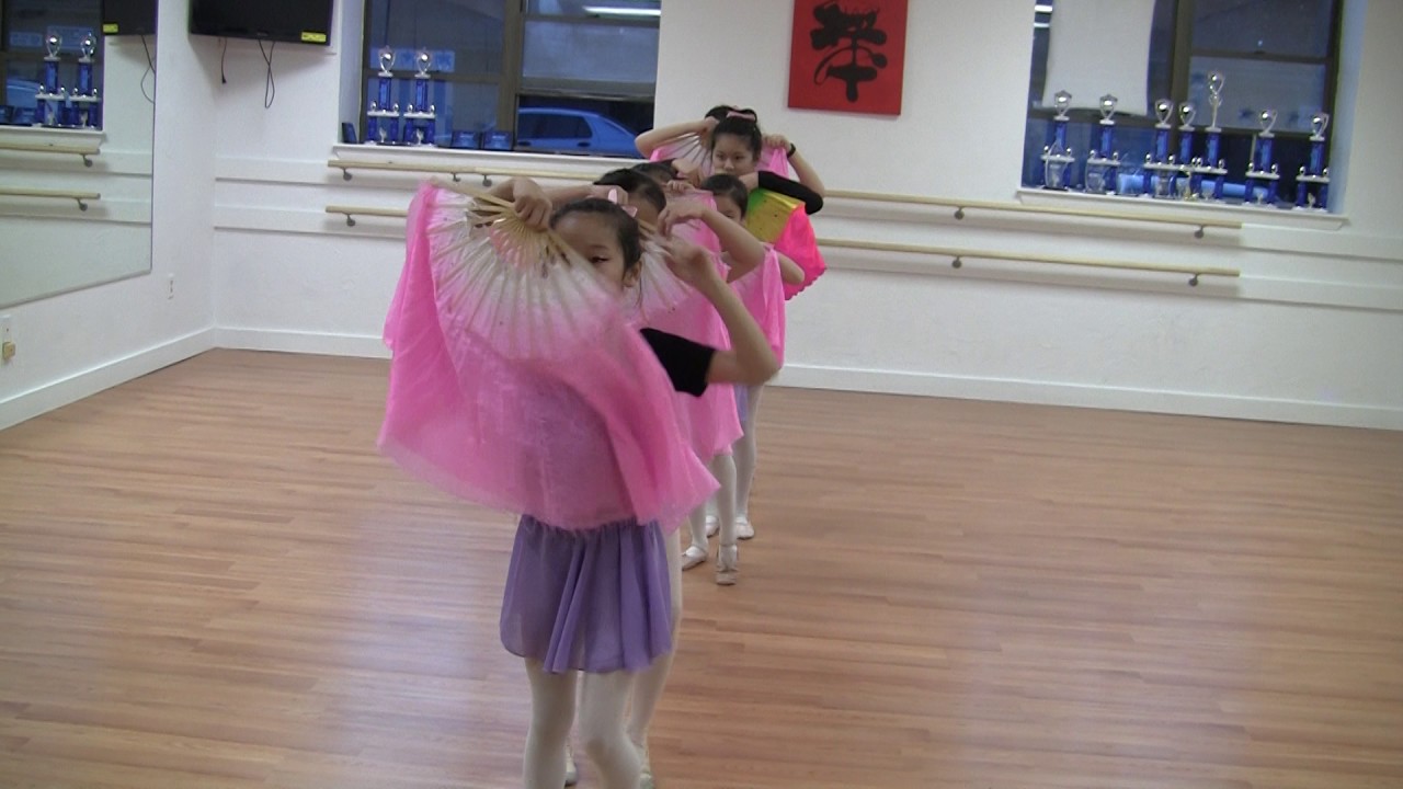 Angel Dance Winter Camp - 风中百合 - YouTube