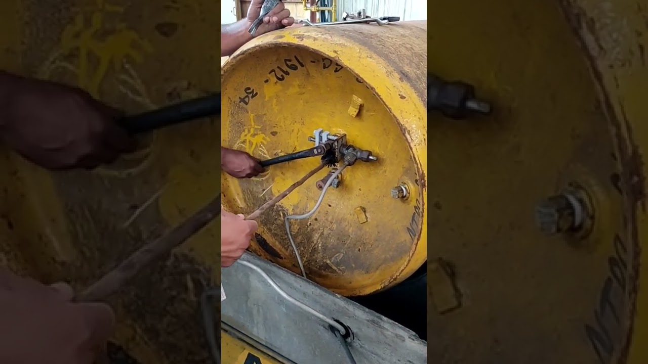 Chlorine tonner connection & Chlorine leak detection - YouTube