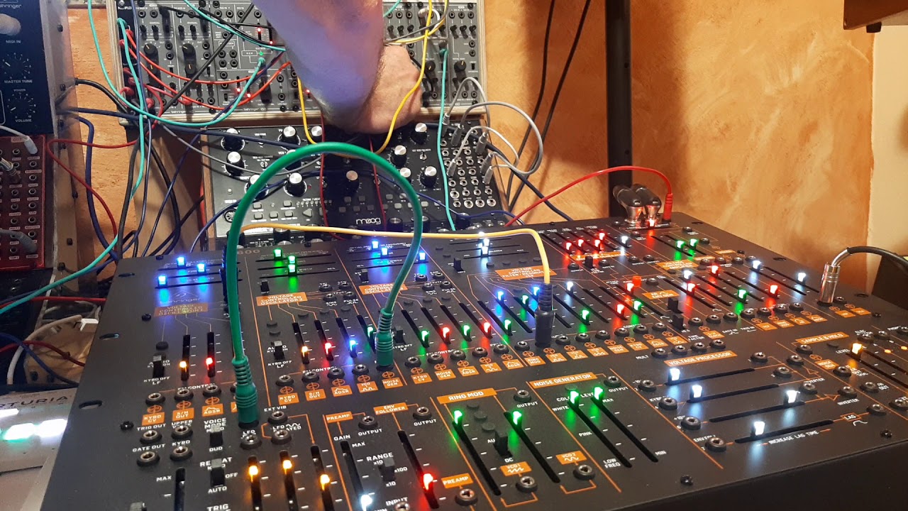 Behringer 2600 /System 100m - YouTube