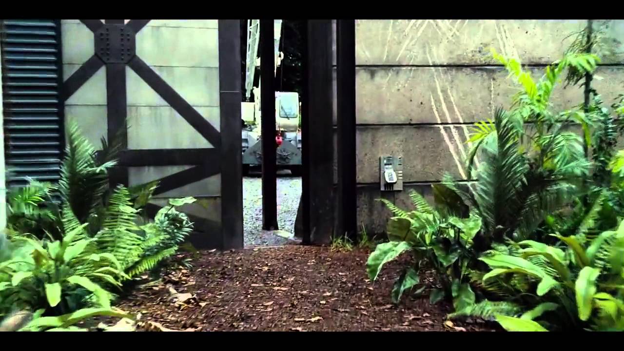Jurassic World Clip #2 (Indominus Rex escapes) - YouTube
