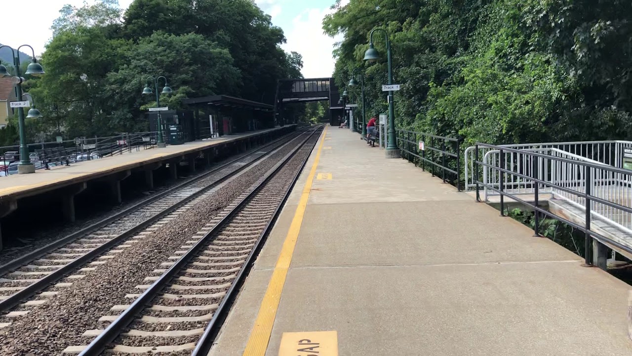 Amtrak Empire Service #284 Passing Cold Spring NY - YouTube