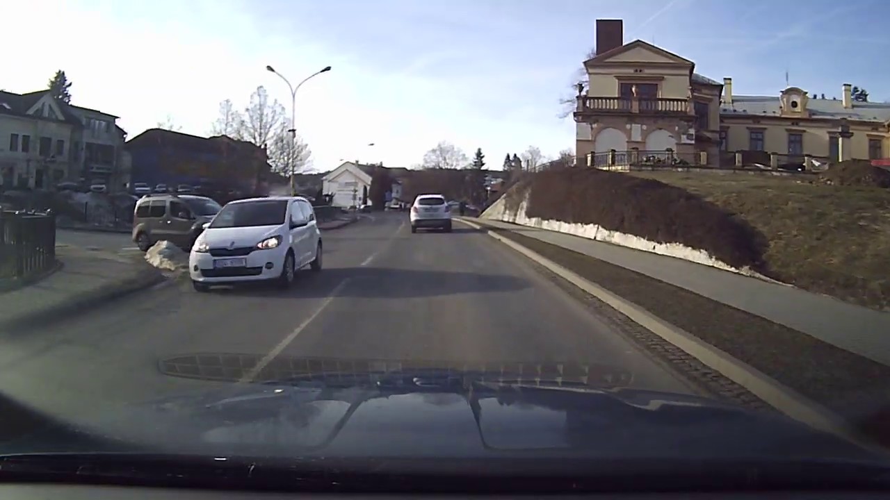 Anytek X28 dash camera - den (day) - YouTube