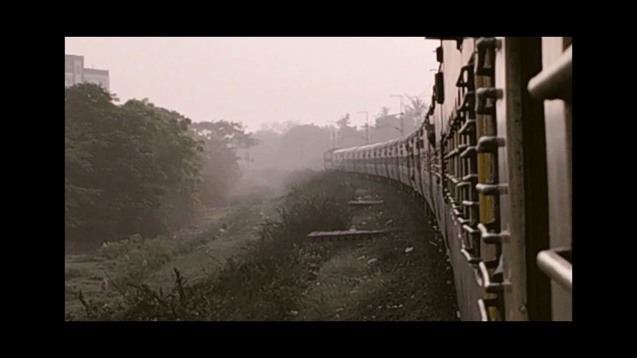 12718 Vizag Ratnachal Express Entering And Arriving AtEluru Railway ...