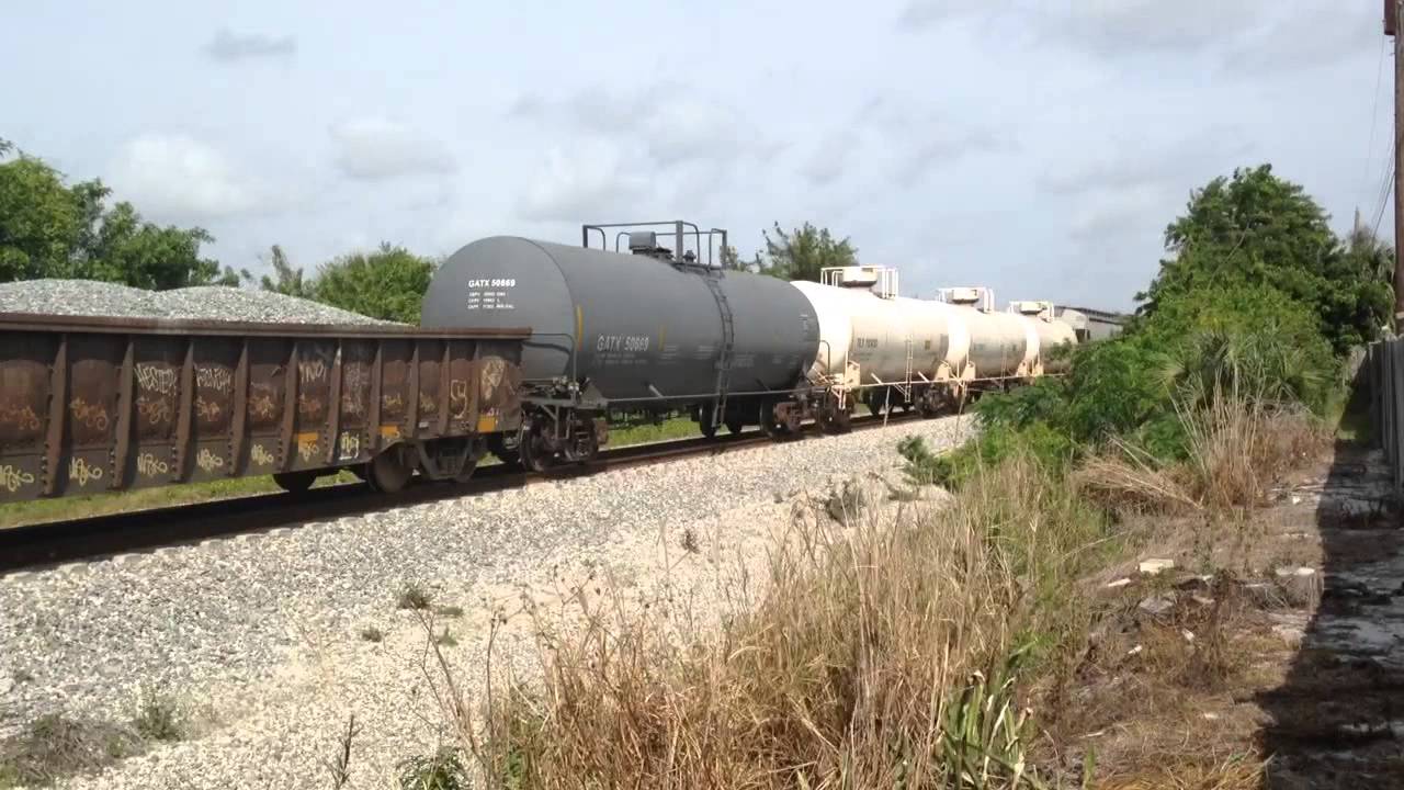 FEC TRAIN 109#1052 - YouTube