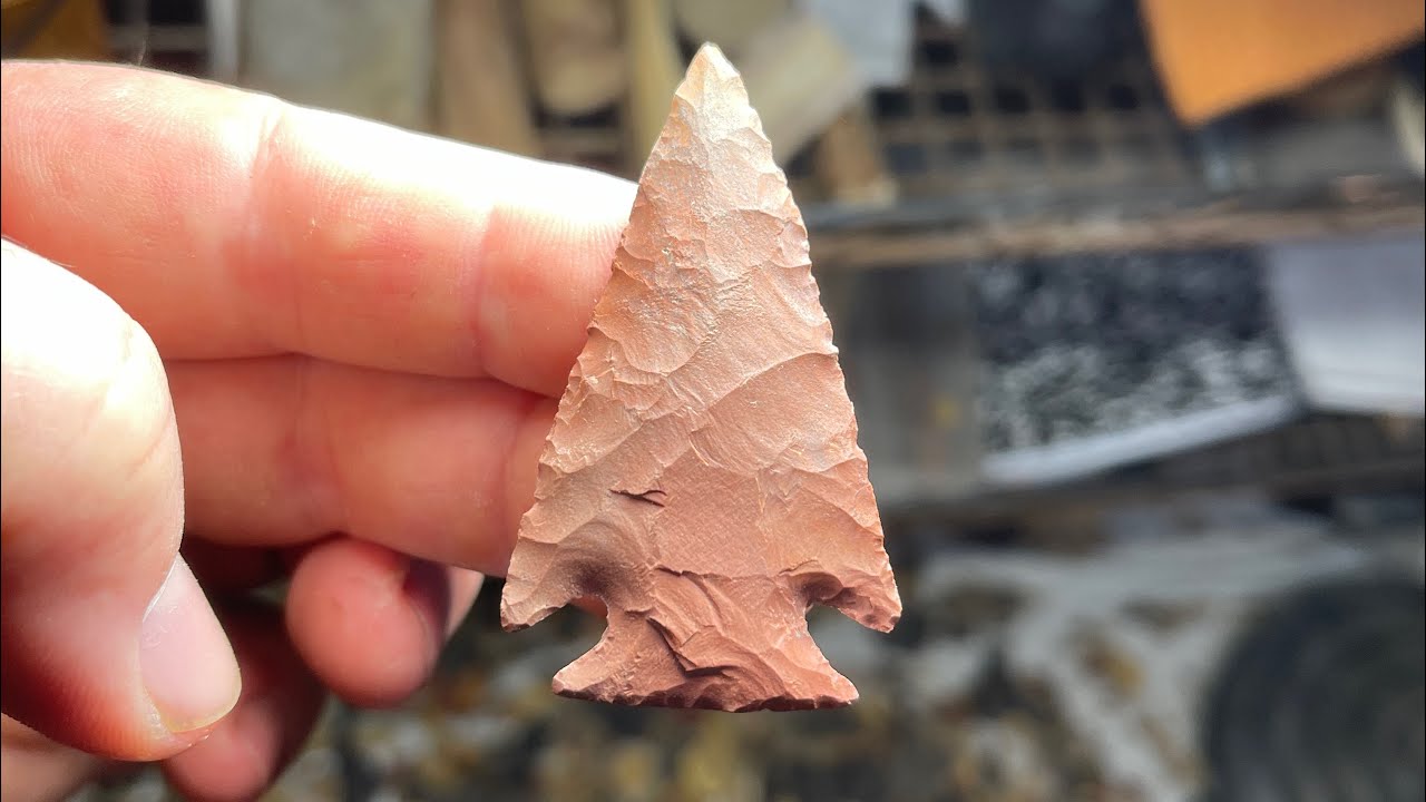 Flint knapping a corner notch from raw Horse Creek Chert. - YouTube