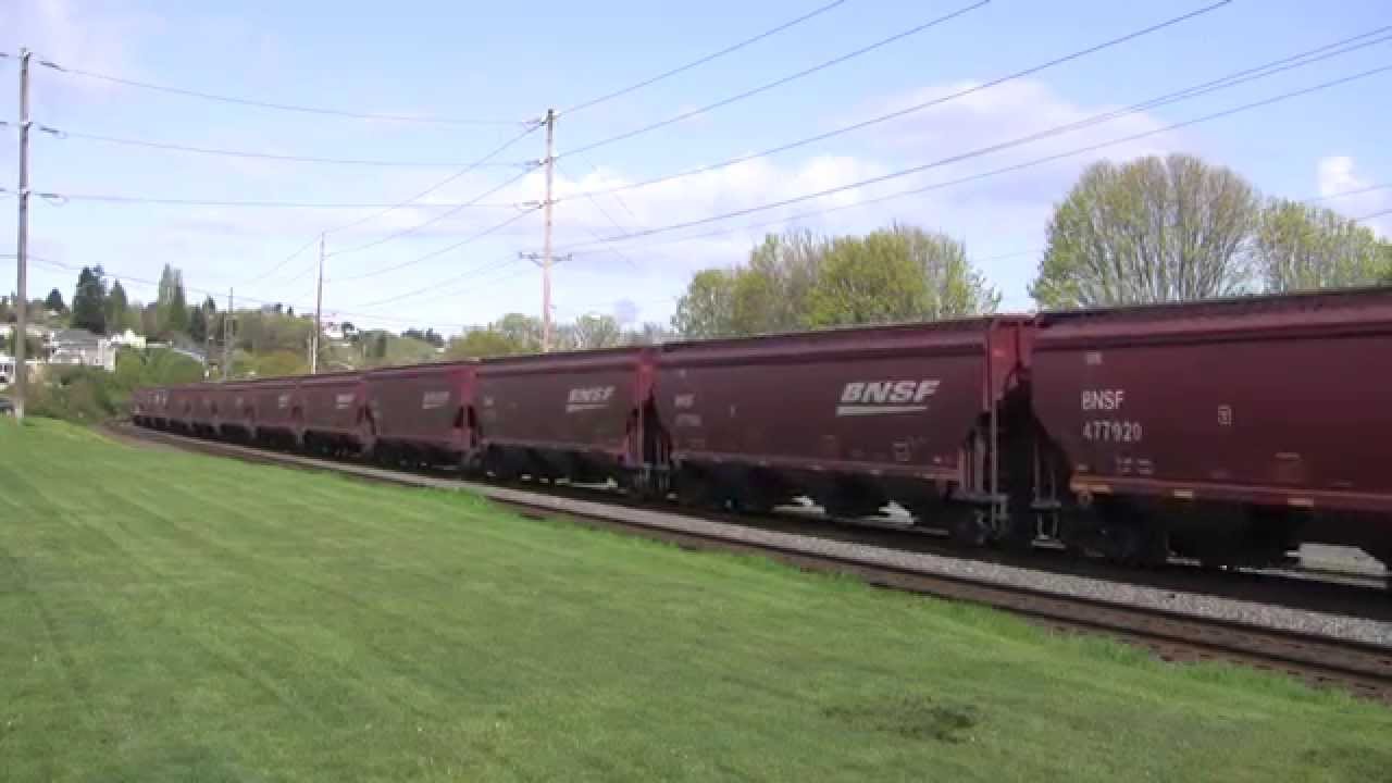 BNSF 9649 Leads An Empty Grain Train @ Old Town Tacoma, WA w Canon HF11 ...