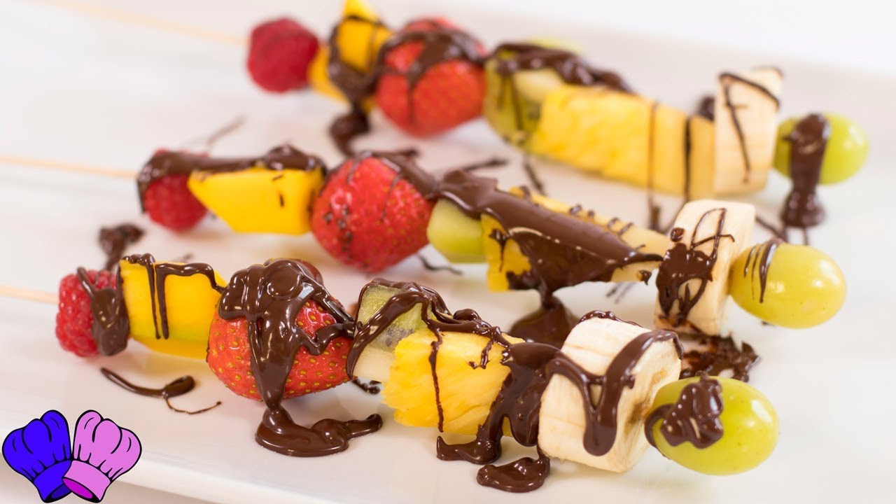 Pinchos De Frutas Con Chocolate