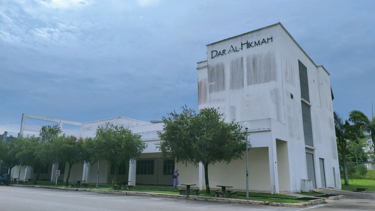 Assignment VLOG | CFS IIUM Library, Dar Al-Hikmah - YouTube