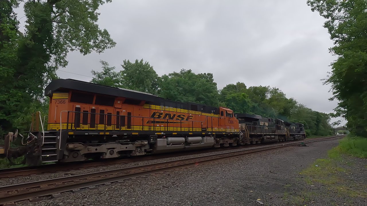 [4K] NS 24X with Clown Car Horn & #BNSF Pumpkin #7366 #ES44DC Thru South Plainfield, NJ - YouTube
