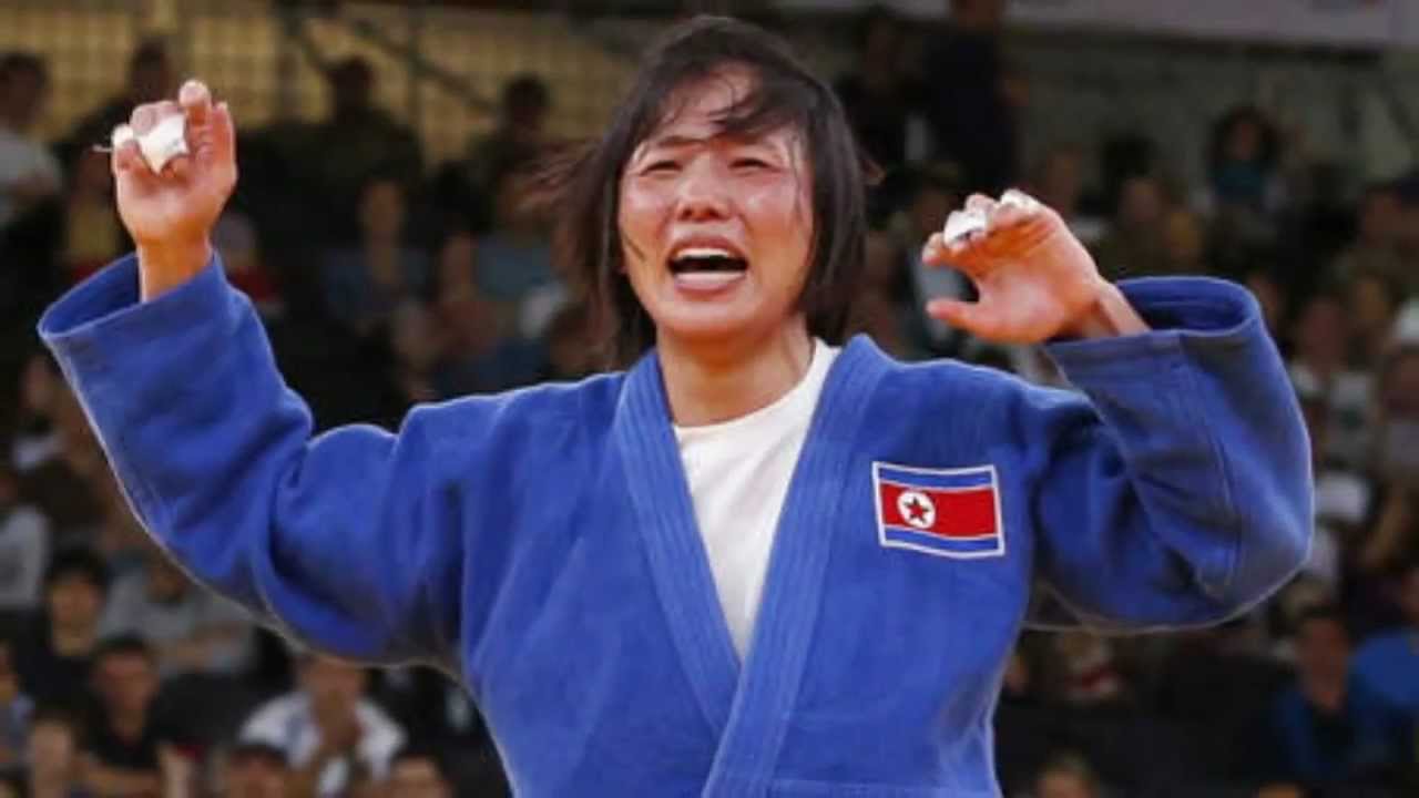 North Korea's An takes judo gold in women's under-52kg - YouTube