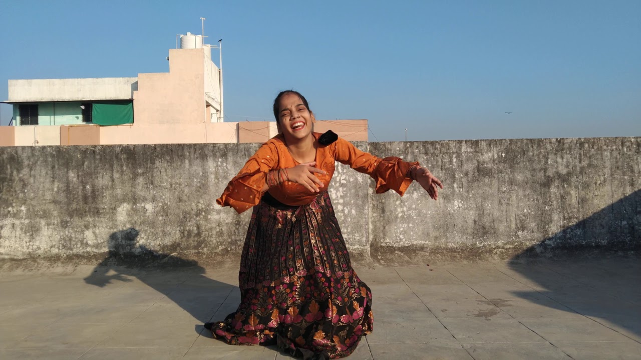 HELLARO/ASVAAR DANCE /MOR BANI THANGHAT KARO DANCE - YouTube