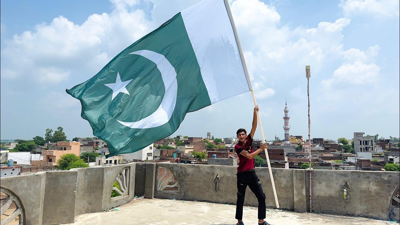 Chat Per Itna Bada Flag Laga Diya Aj - YouTube