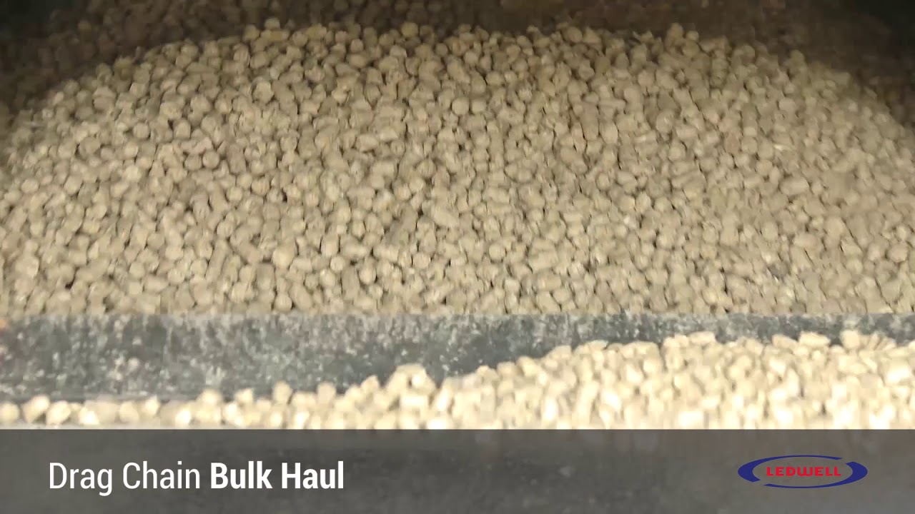 Ledwell Drag Chain Bulk Feed Trailer at Work - YouTube
