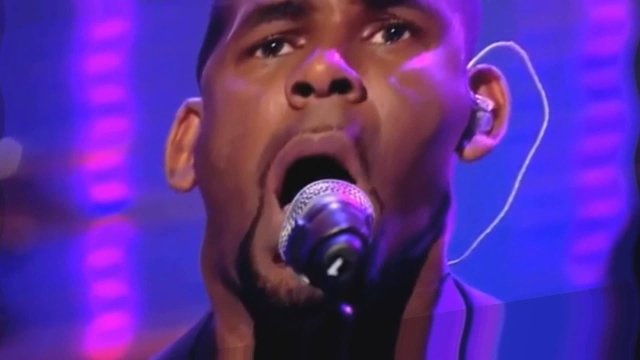 R.Kelly shows off his amazing singing - YouTube