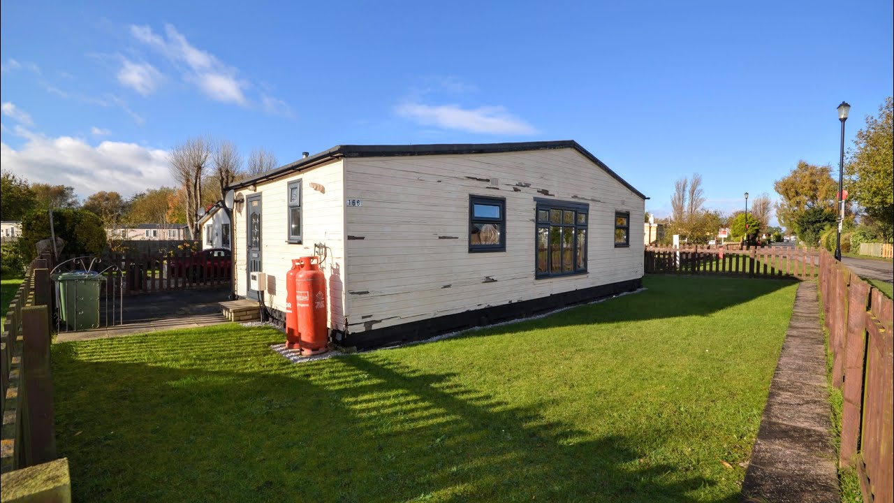 Humberston Fitties, Humberston - YouTube