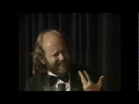 Les Luthiers - La Gallina Dijo Eureka - Hacen Muchas Gracias De Nada
