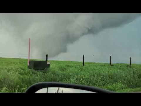 Tornado outside of Frytown (south of Iowa City, Iowa) - 24 May 2019 ...