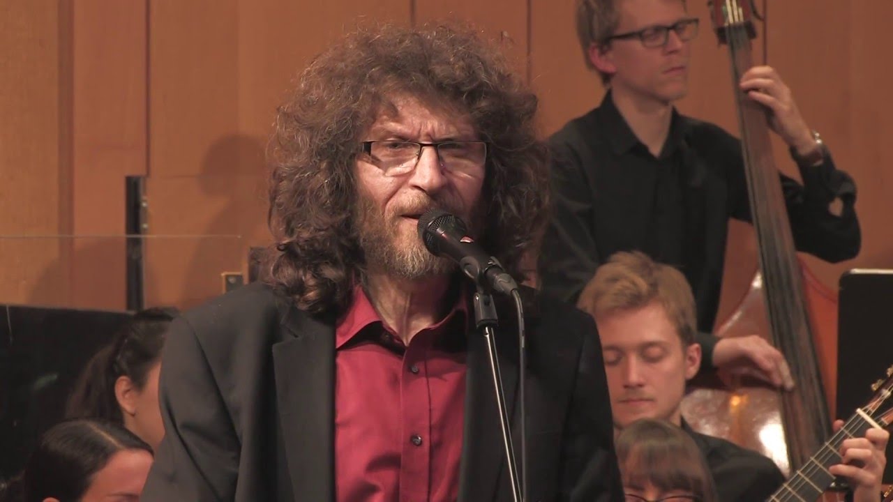 DALEČ JE ZA NAJU POMLAD - Adi Smolar & Orkester Mandolina Ljubljana ...