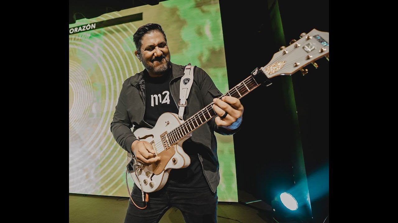 CHRIS ROCHA • MEDLEY PENTECOSTES • @MIELSANMARCOS • EN VIVO • - YouTube