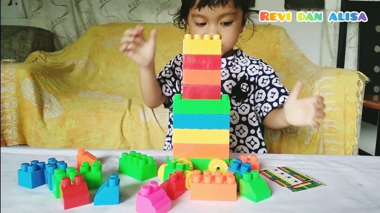 Bermain Lego - Membuat Menara Lego dengan Alisa || Making Lego Tower ...