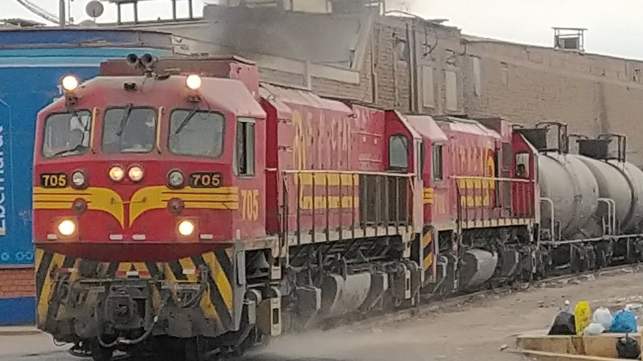 EMD JT26CW-2B #705 & #701 - YouTube