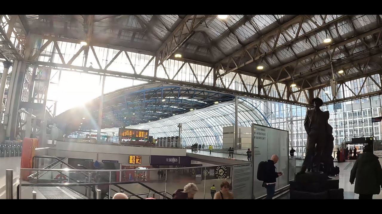 LONDON WATERLOO STATION [Cinematic montage] - 4K - YouTube