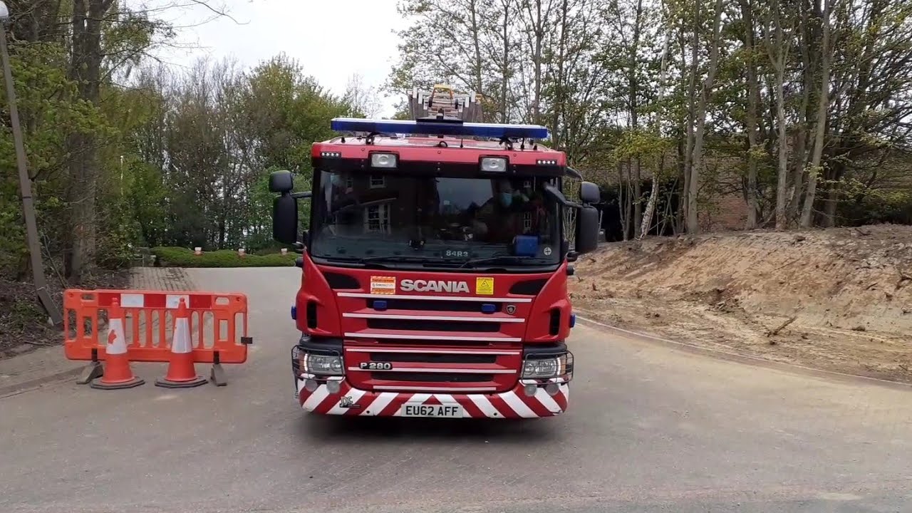KFRS Scania turning out with horn - Faversham - YouTube