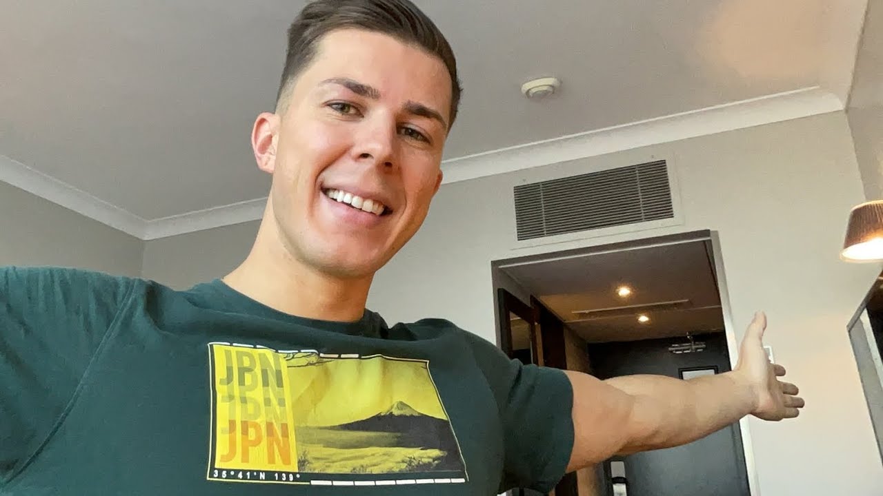 Layover in UK | Live Q&A Alexander George - YouTube