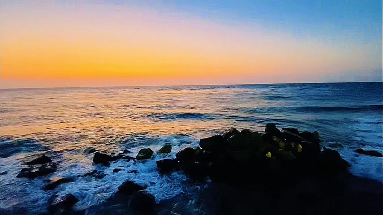 ASMR | Colourful Afterglow on the Beach with Calming Ocean Waves ...