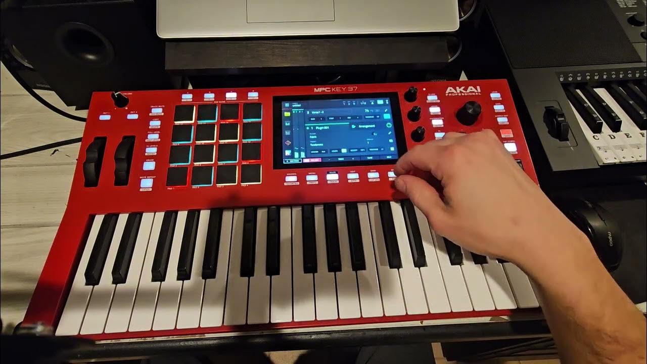Akai MPC Key 37 Quick beat Creation/ learn some starter basics. - YouTube