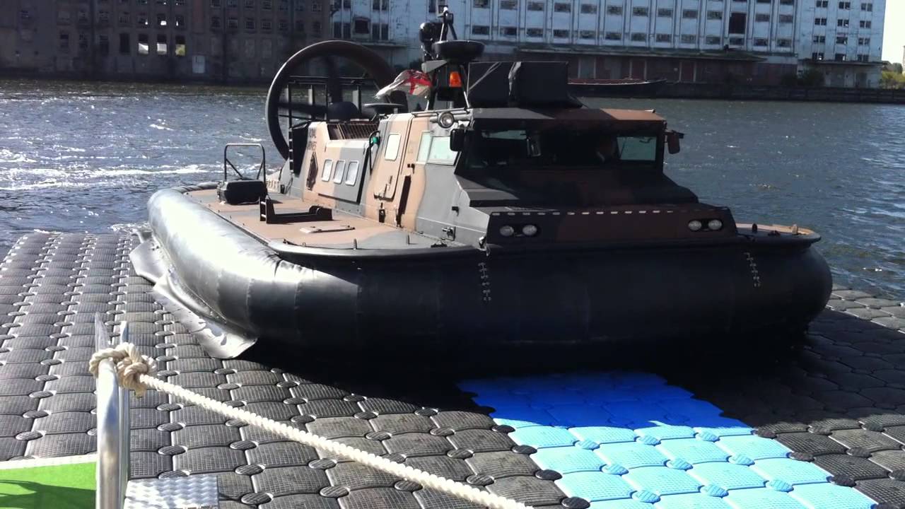 12T hovercraft launching from modular pontoon - YouTube