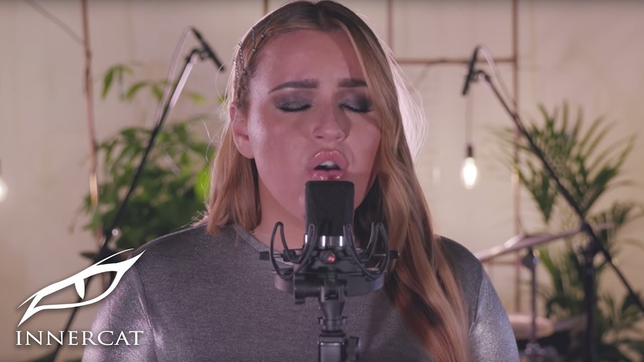 Daniela Brooker - Contigo en la Distancia (Cover Video) - YouTube
