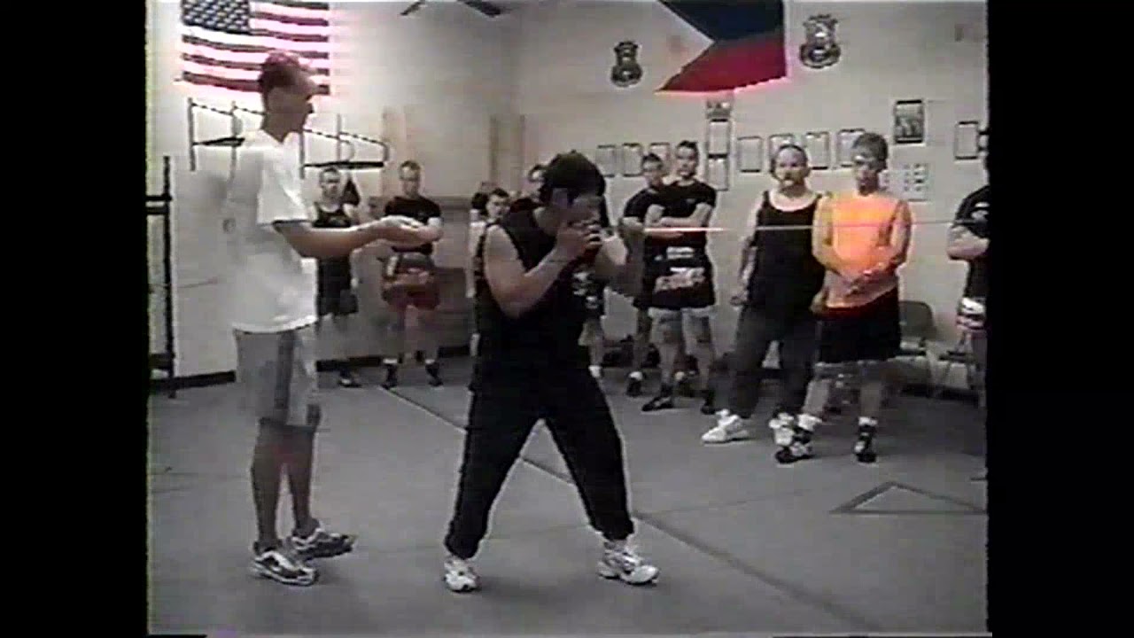 Ajarn Chai Muay Thai Seminar Dallas Texas 2006 part 1 - YouTube