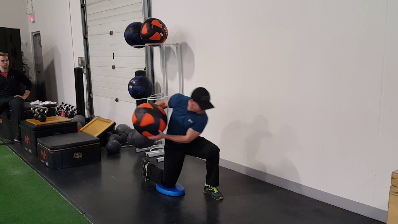 MB Half kneeling wall slam - YouTube