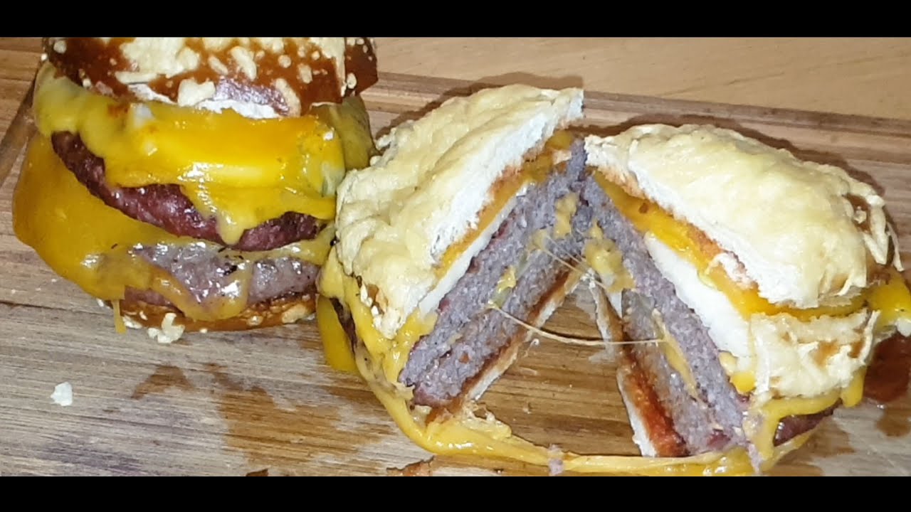 🔥🔥homemade Fastfood, double Angus Beef Cheeseburger grilled on the KEG🔥 ...
