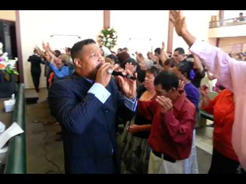 Julio Cesar Green - Predicando en Tijuana Septiembre 2013- - YouTube