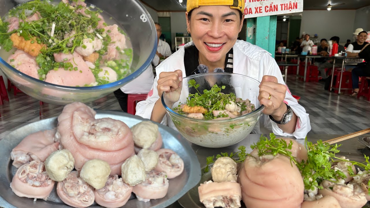 CHỦ QUÁN THÁCH THỨC 10 TÔ BÚN CÙNG MÂM GIÒ HEO SIÊU KHỦNG DÀNH RIÊNG ...
