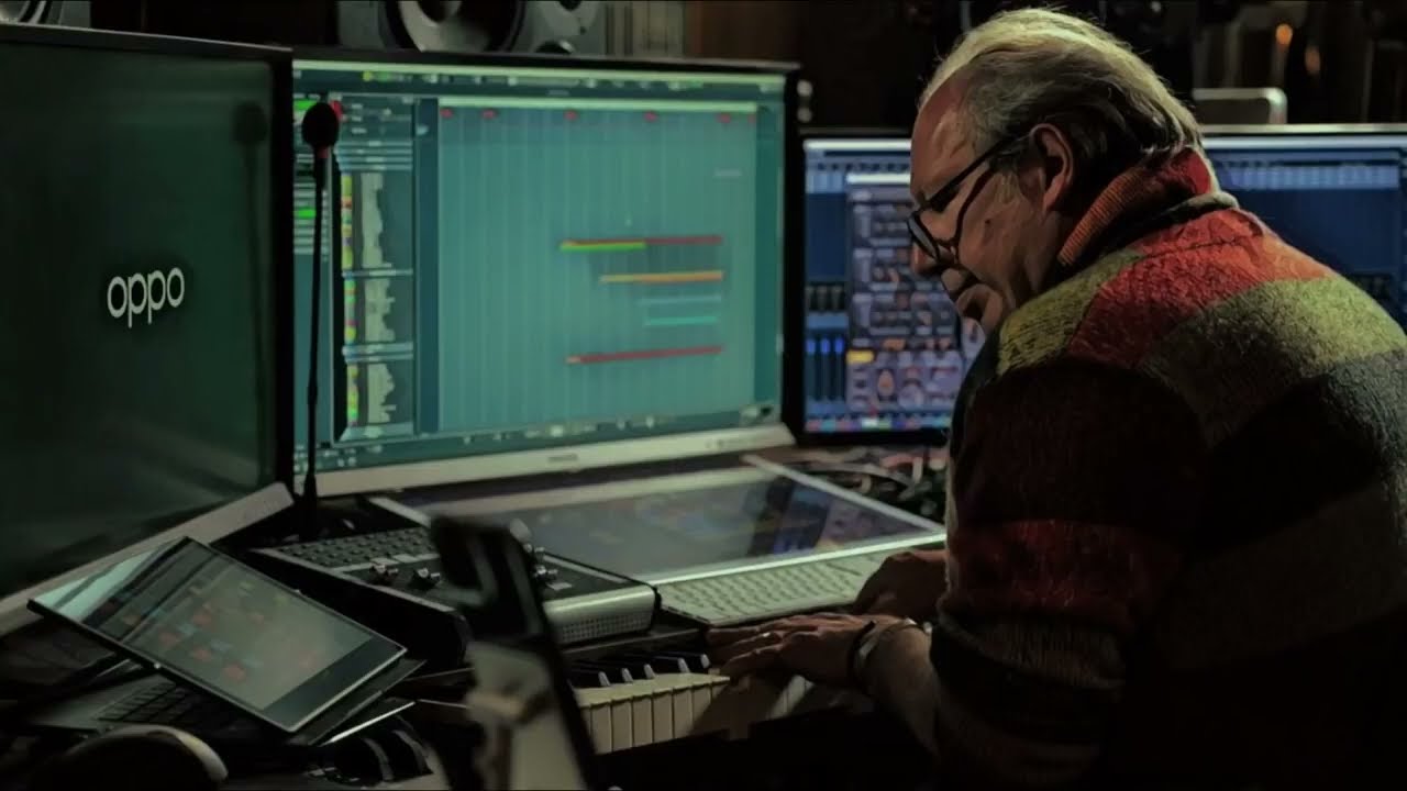 Composing with Hans Zimmer in his studio ambient - YouTube